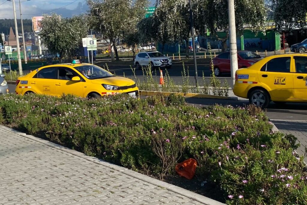El servicio de taxi se mueve al ritmo del Metro de Quito - El Comercio