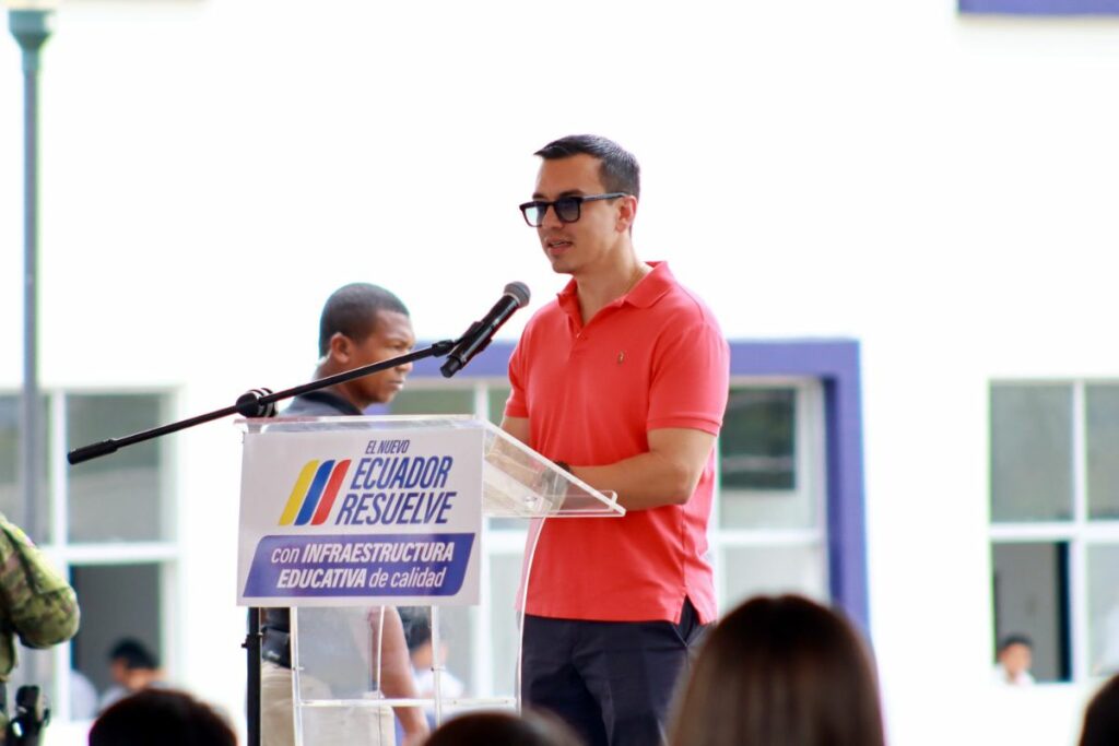 Daniel Noboa inauguró una unidad educativa - El Comercio
