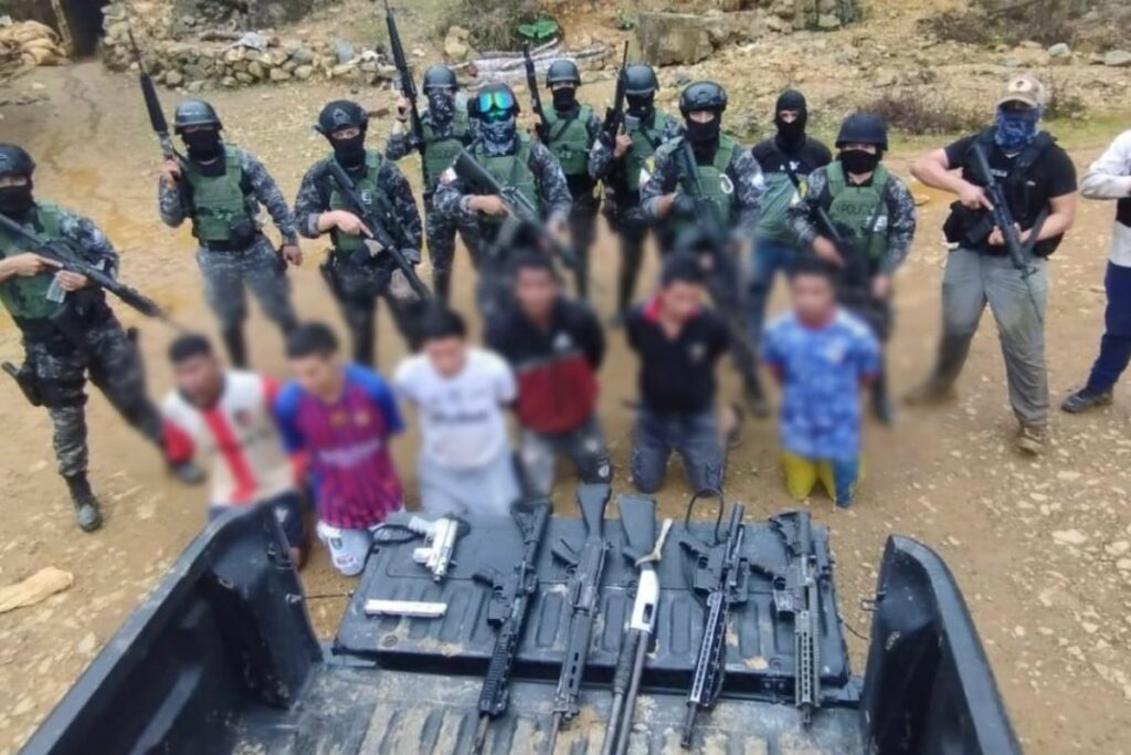 Camilo Ponce Enríquez está entre la dominación criminal e intentos para ...