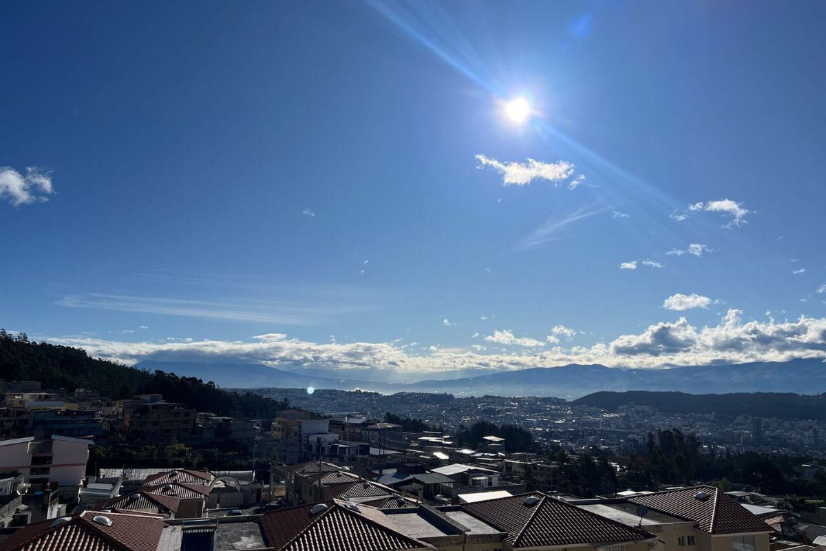 Clima de Quito, entre los solazos y los aguaceros, la transición ...