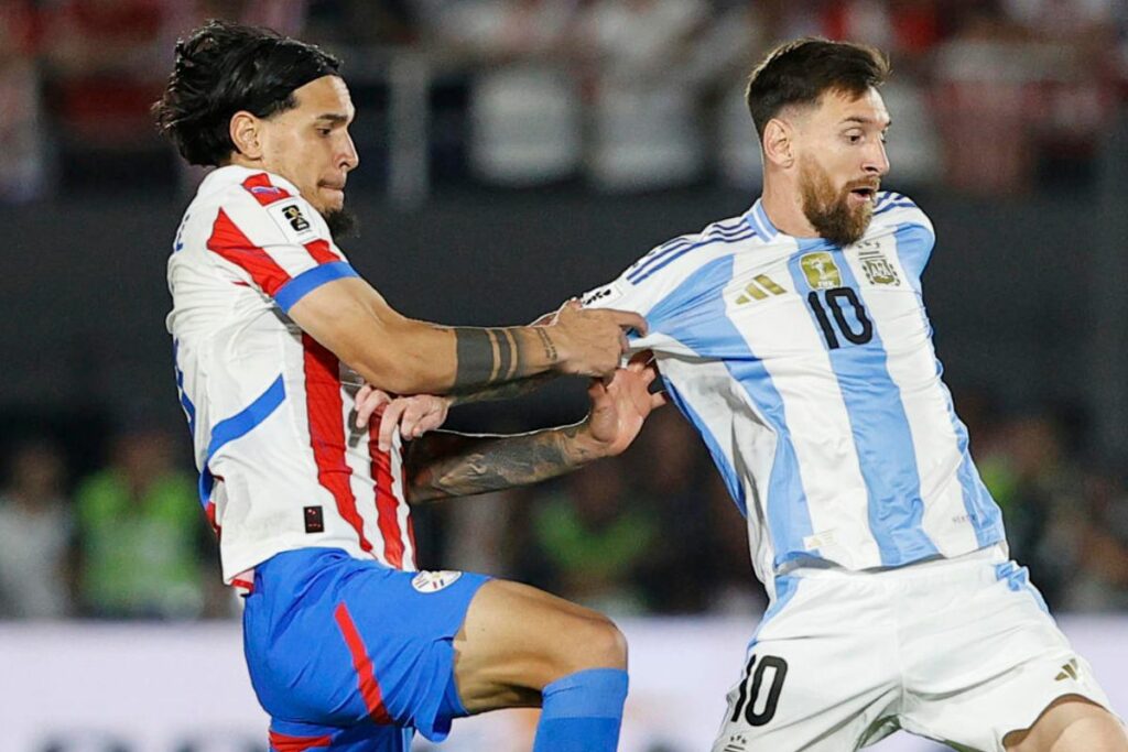 (Video) Lionel Messi recibió un botellazo y se enfureció en Paraguay ...