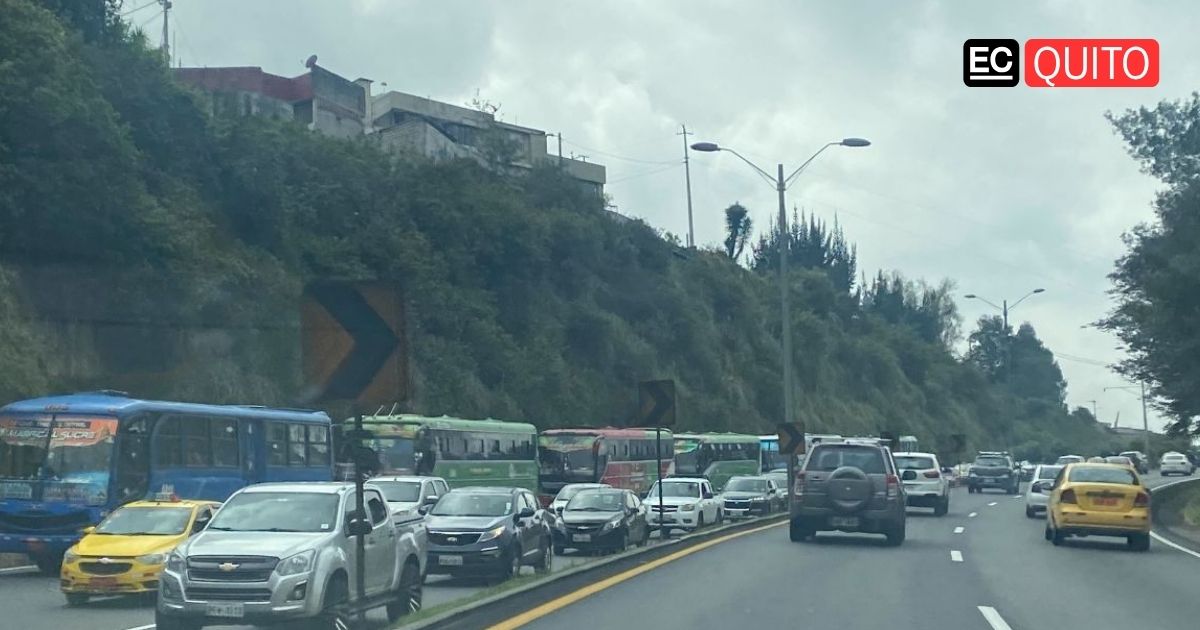 La autopista General Rumiñahui se vuelve a cerrar - El Comercio