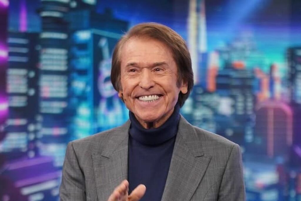 Raphael es una leyenda viva de la música, un hombre de familia y el ...