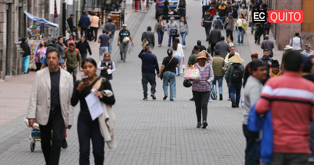 Tres mujeres reflejan el rostro del comercio ambulante en Quito - El ...
