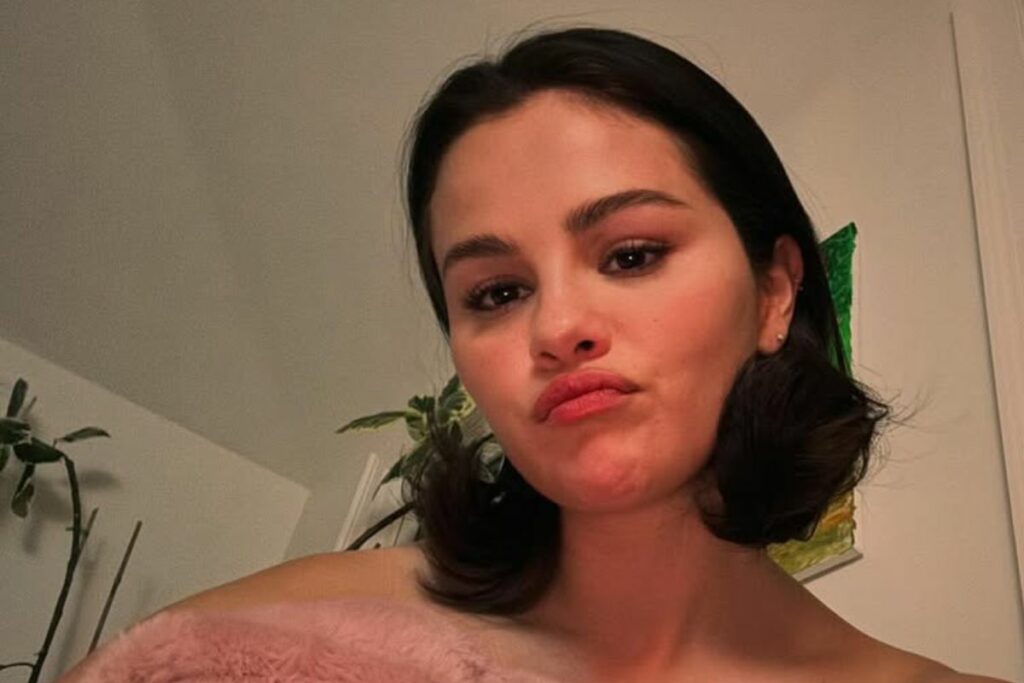 Selena Gomez y Benny Blanco vivieron un incómodo momento en los Golden ...