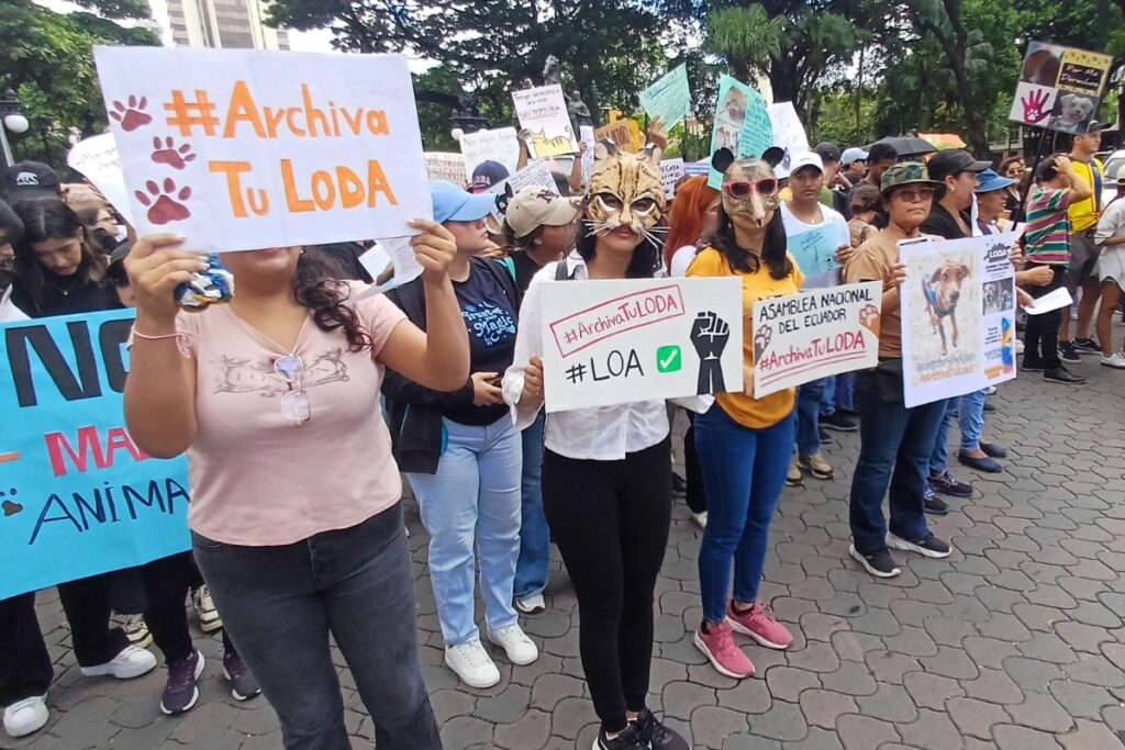 Colectivos animalistas se movilizan en contra de la LOPDA - El Comercio