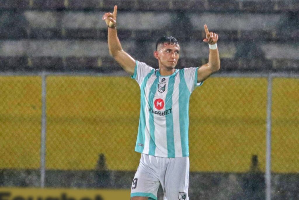 Melvin Díaz le anotó un gol a Liga de Quito a lo 'Panenka' - El Comercio