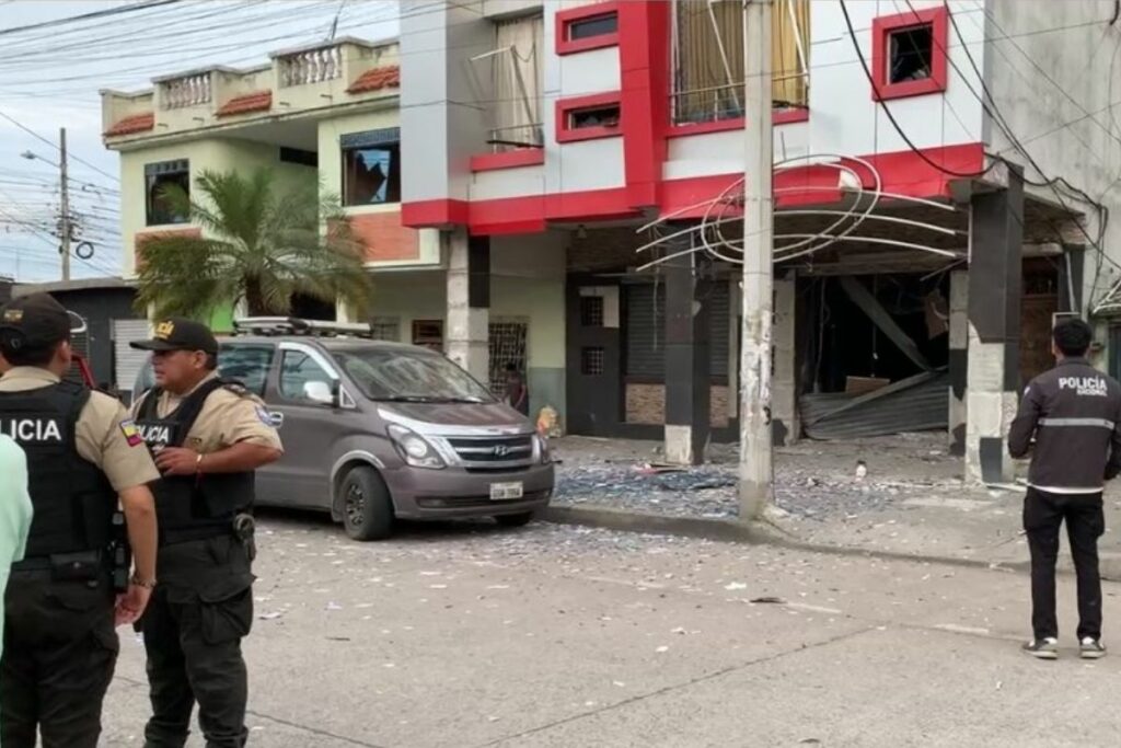 Ataque con bomba deja una discoteca y seis viviendas destruidas en Machala - El Comercio