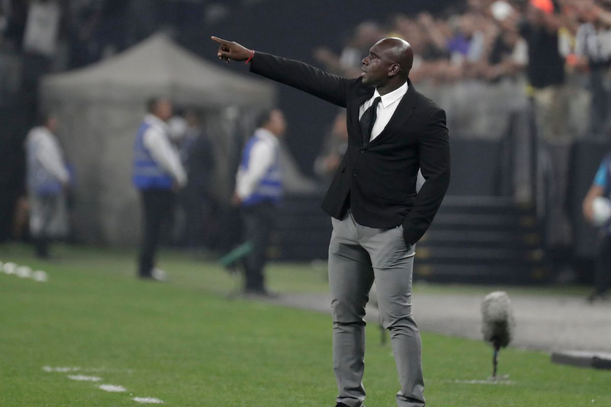 Segundo Castillo lució una vestimenta sobria ante Corinthians - El Comercio