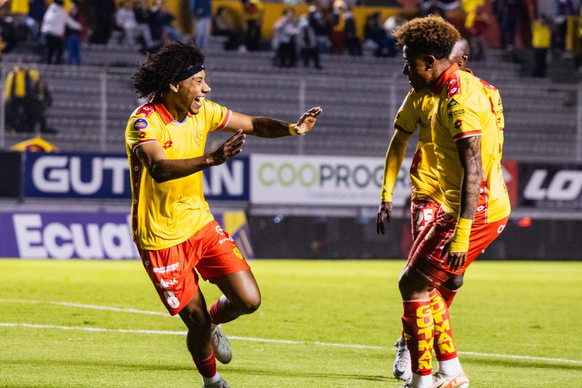 Aucas ganó, frenó a Libertad y presiona al líder de la Liga Pro - El ...