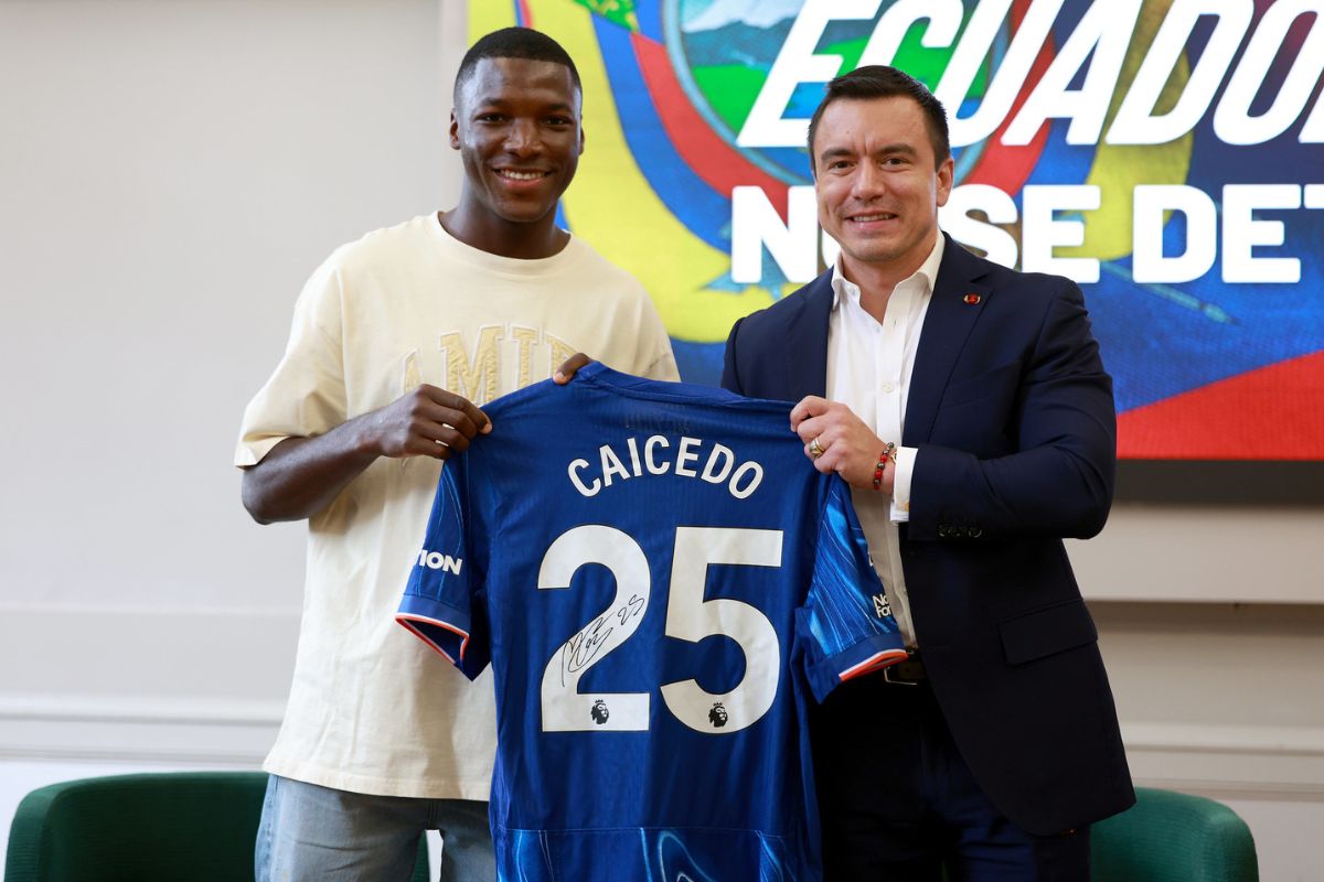 Daniel Noboa se reunió con Moisés Caicedo durante un encuentro con jóvenes ecuatorianos - El ...