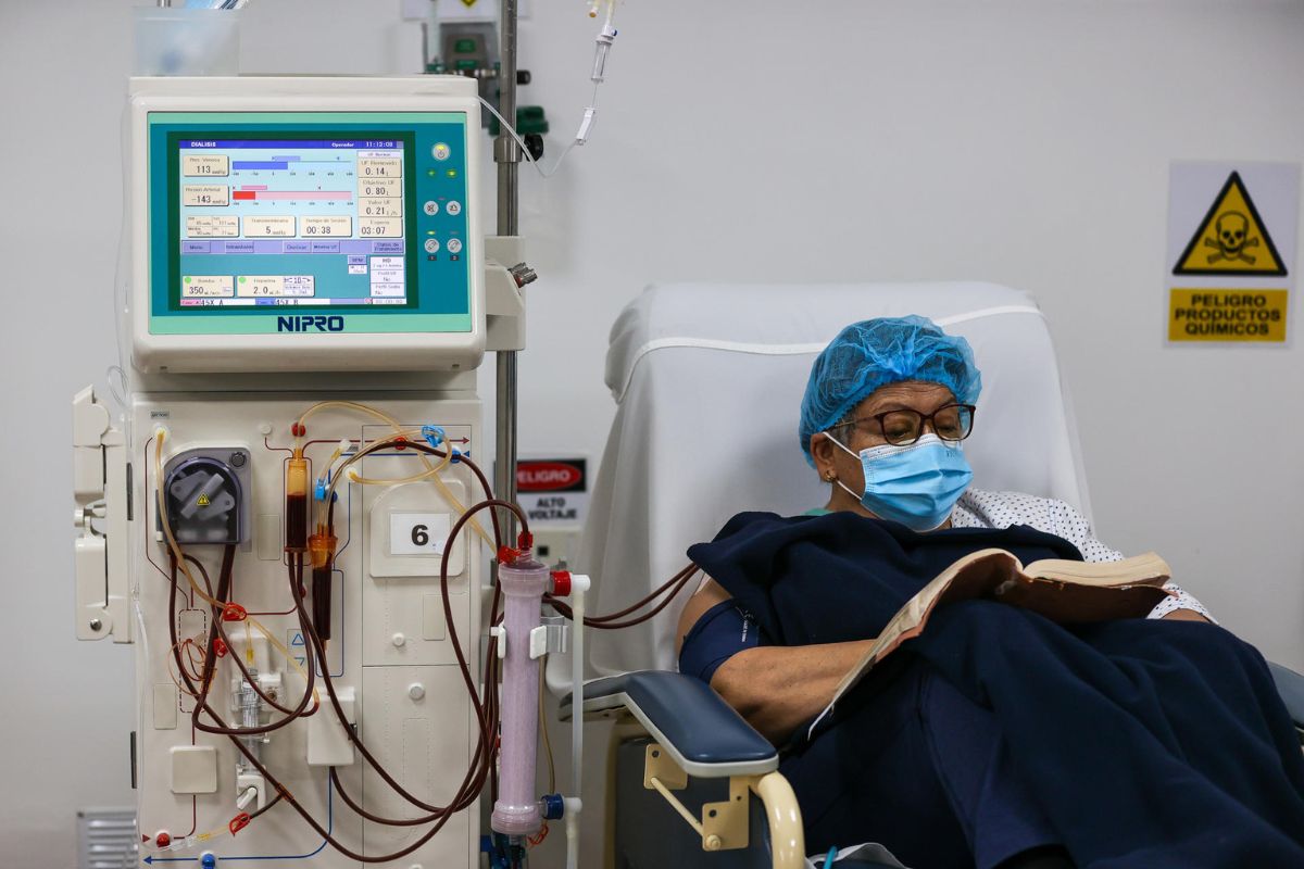 Crisis en clínicas de diálisis de Ecuador es parte de la deuda estatal ...