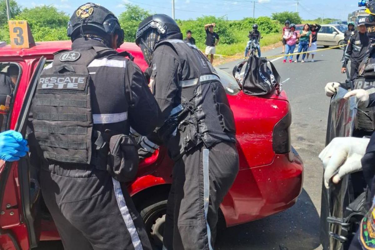 Varias personas quedaron atrapadas tras siniestro de tránsito en Santa ...