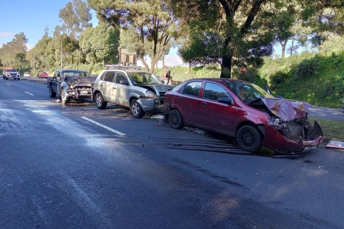 Choque múltiple entre cuatro vehículos deja un herido en la avenida Simón Bolívar - El Comercio
