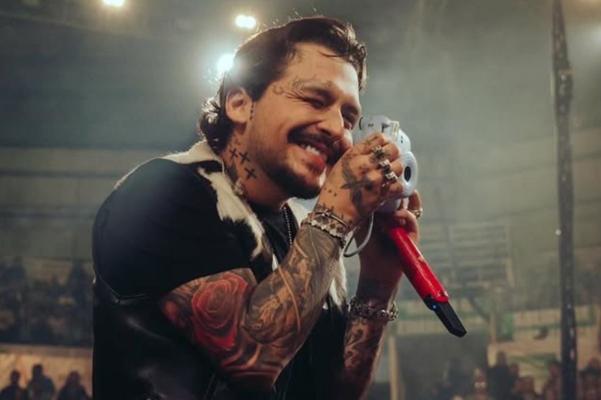 Christian Nodal se emocionó al máximo y sorprendió a un fan con una ...