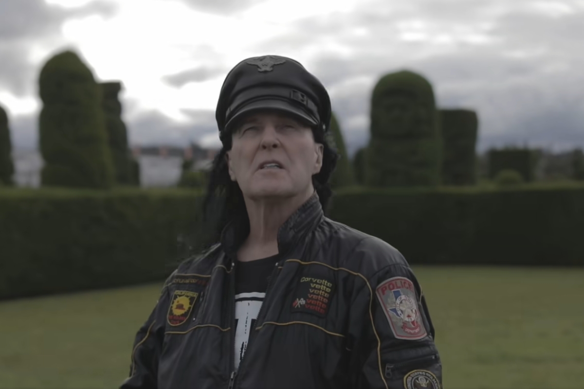 Dave Evans, exvocalista de AC/DC, grabará videoclip en el cementerio de Tulcán - El Comercio