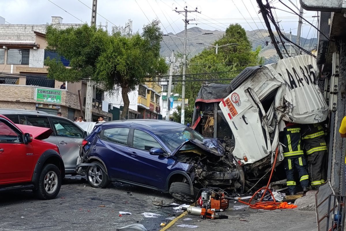Video Un Camión Sin Frenos Provoca Trágico Siniestro En San Carlos