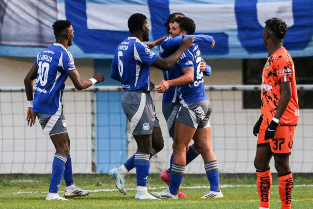 Emelec vence a Libertad sobre la hora y sigue en alza - El Comercio