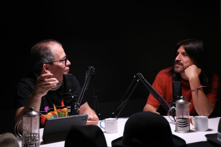 Beto Valencia: el ecuatoriano detrás del collage vintage que conquistó al New York Times - El ...