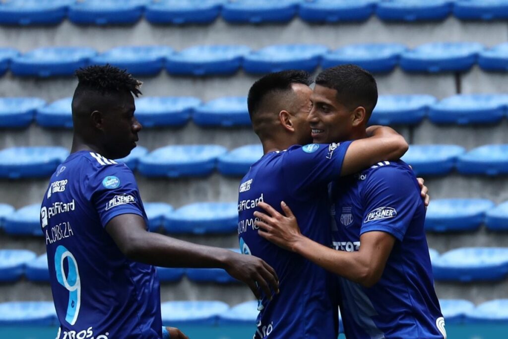 Emelec domina el Clásico del Astillero en el George Capwell en el siglo ...
