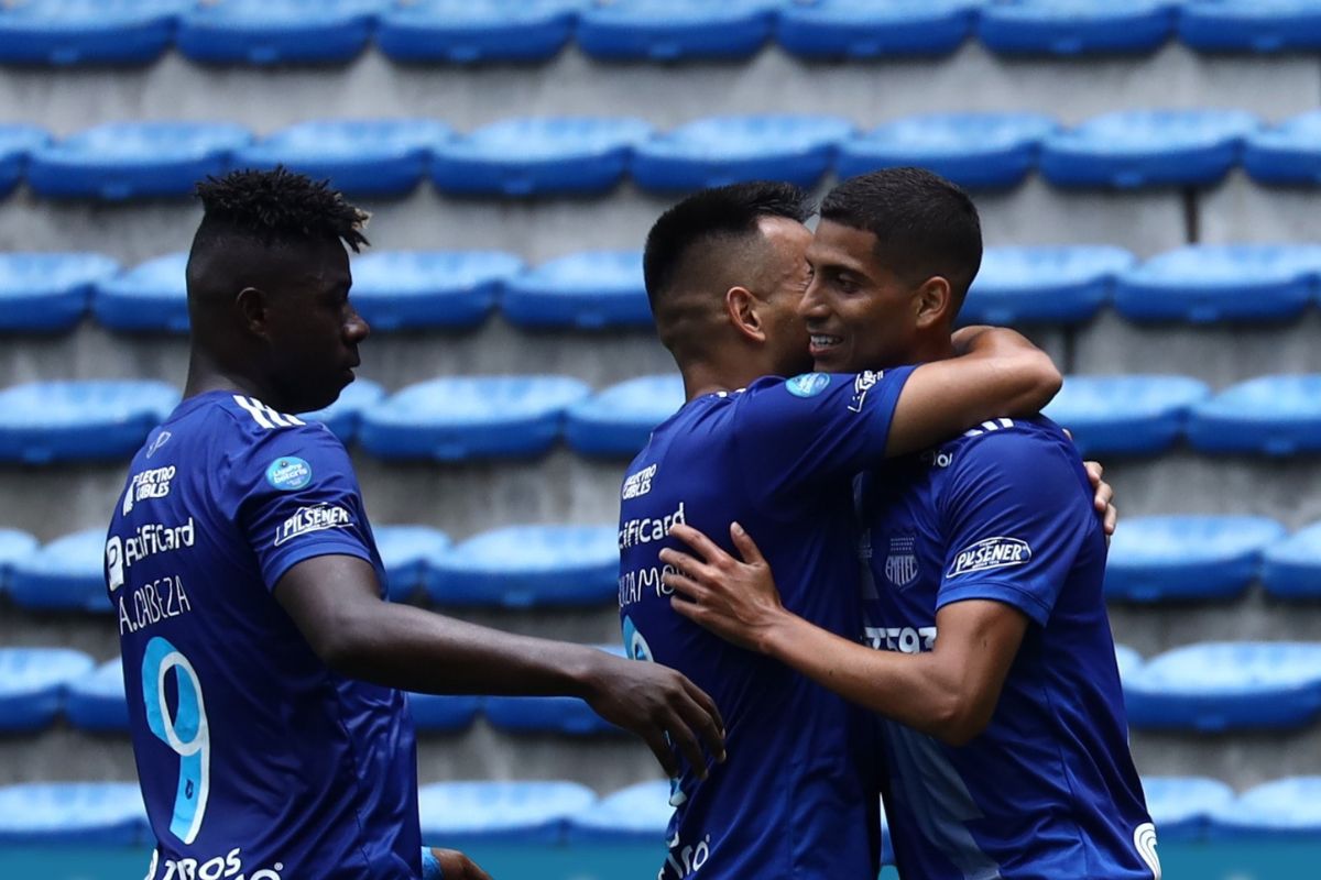 Emelec domina el Clásico del Astillero en el George Capwell en el siglo ...