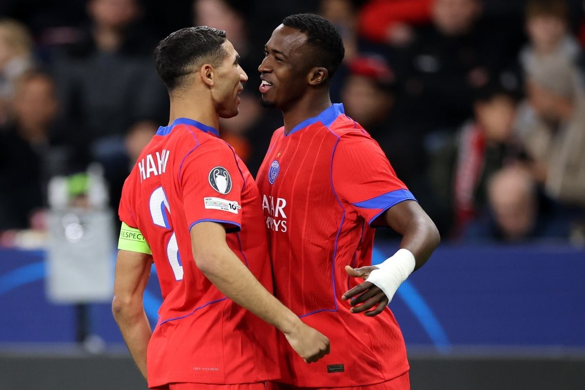 Willian Pacho y el PSG golean al Brest y recuperan la punta en Francia ...