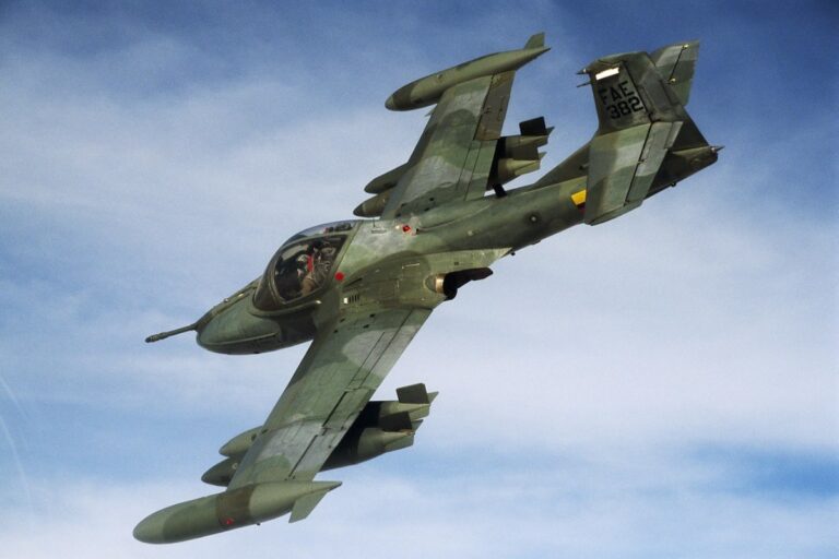 ¿Por qué sobrevuelan aviones en Quito? - El Comercio