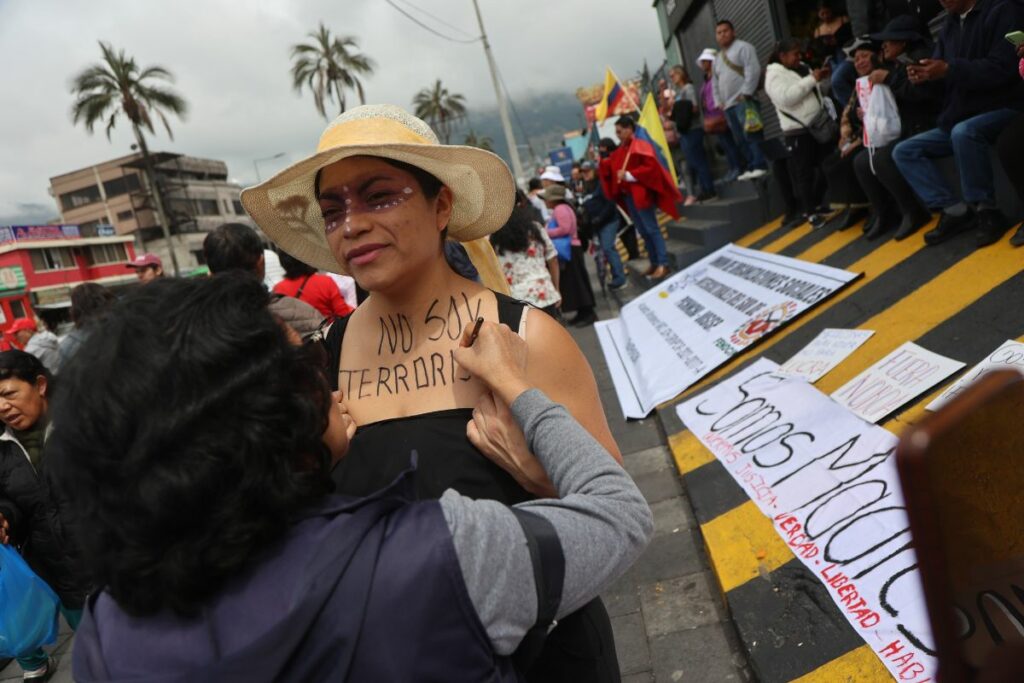Quito se alista para la marcha pacífica del 12 de octubre por el paro ...