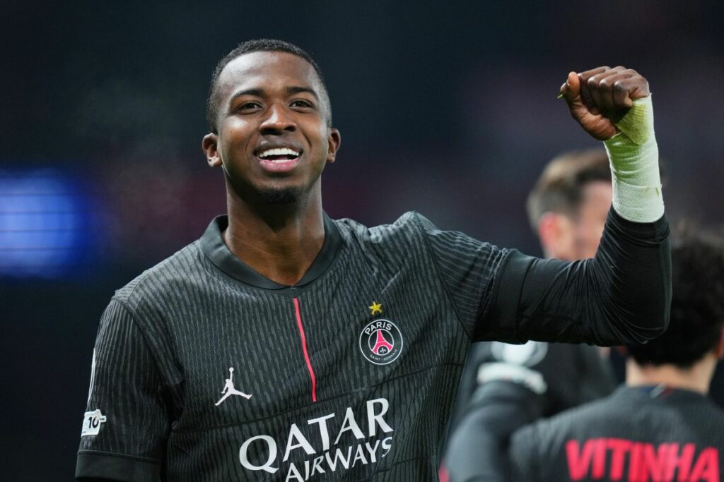 (Video) Willian Pacho marca un gol y es figura en la victoria del PSG ...