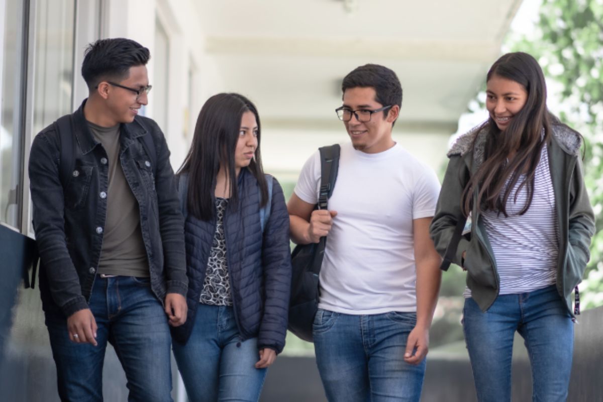 Así avanza la segunda fase del programa de becas Because He Is Nice - El Comercio