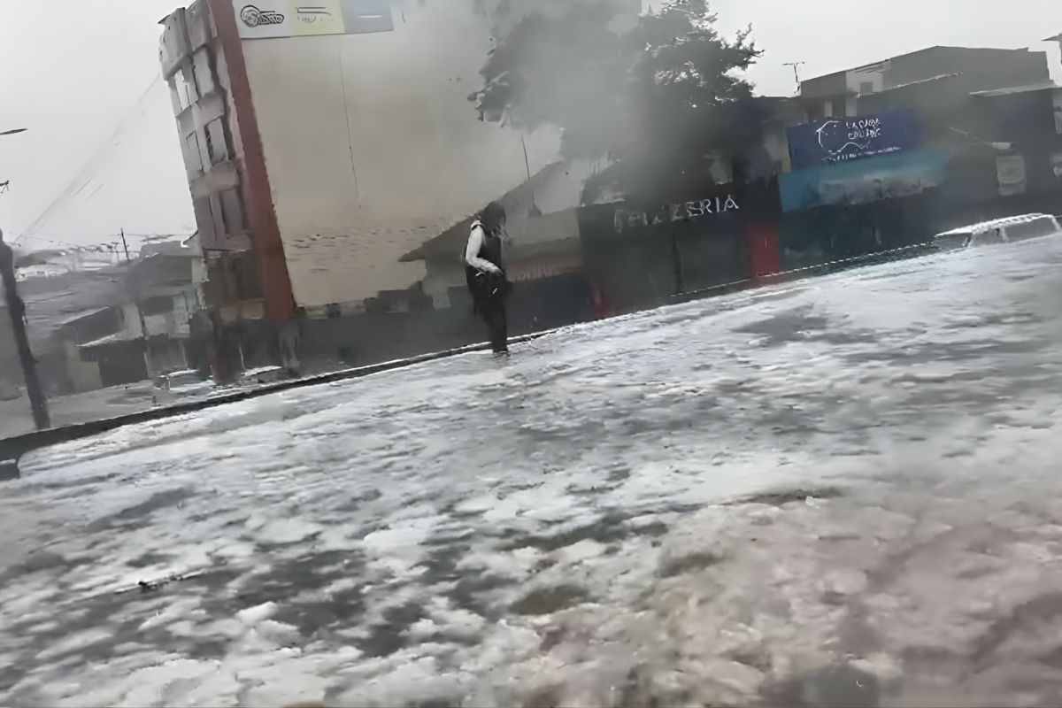 Intensas lluvias generan inundaciones y cortes de luz en Quito y ...