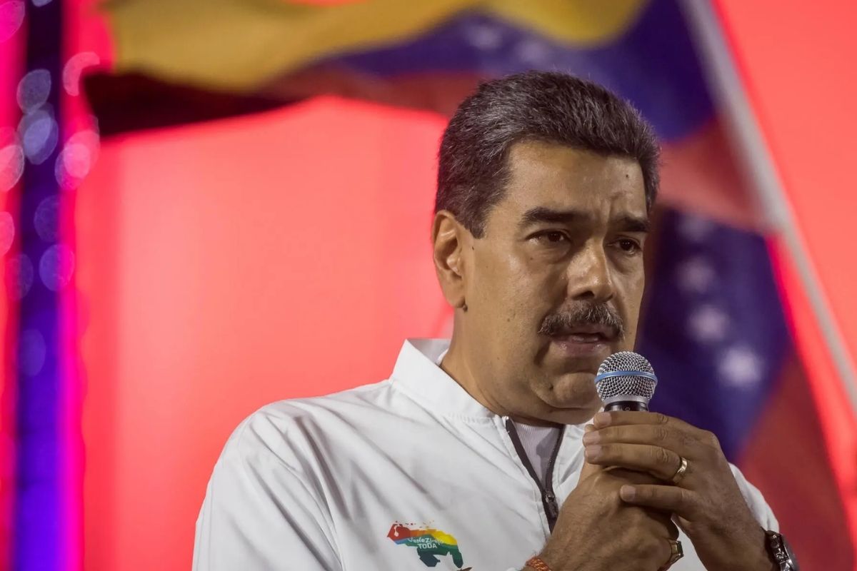 Nicolás Maduro canta Imagine de John Lennon para intentar bajar las ...