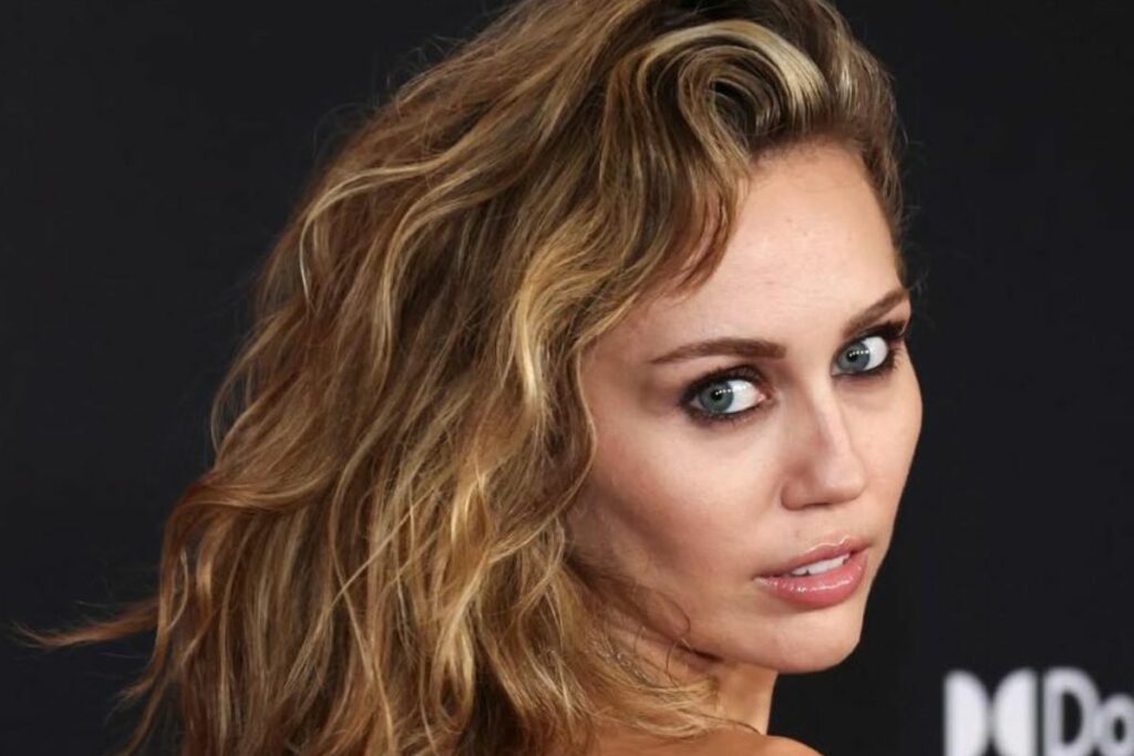 Miley Cyrus se convierte en una Navi 🤩 te contamos lo detalles de su ...