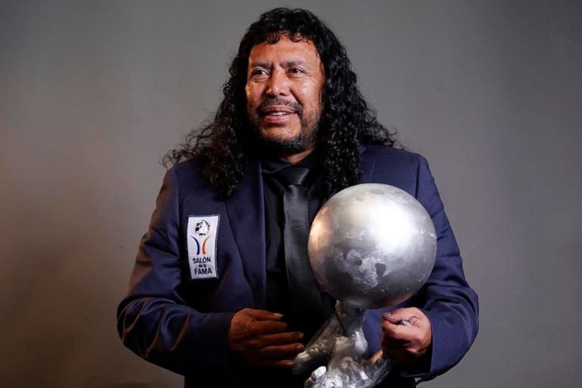 (Video) A sus 59 años, René Higuita vuelve a asombrar al mundo con su ...