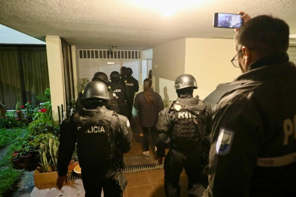 Correísmo reacciona a allanamientos a Luisa González y a Andrés Arauz ...