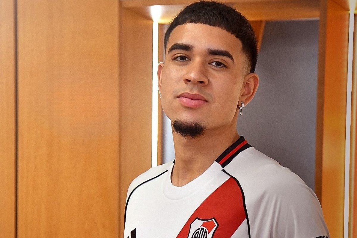(Video) Kendry Páez sorprende en River Plate con un nuevo look y se ...