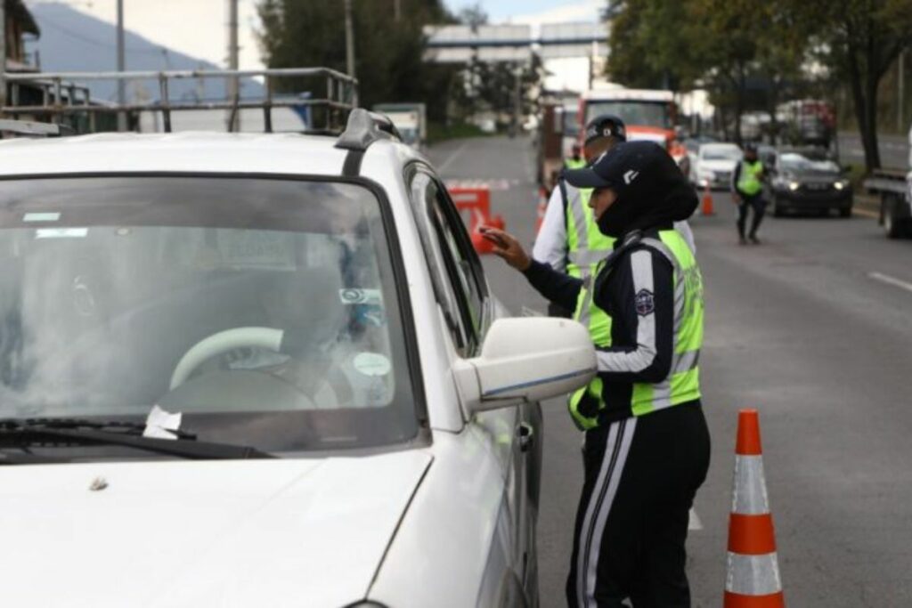 AMT refuerza controles en la av. Simón Bolívar y en la Ruta Viva en ...