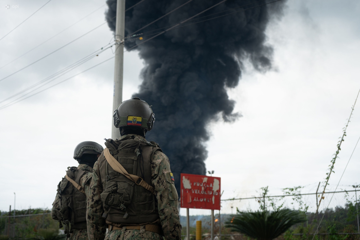 Petroecuador confirma incendio y dice que la refinería Esmeraldas opera ...