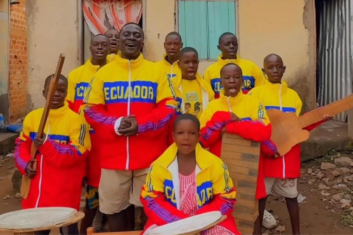 La Banda 24 de Mayo y su regalo para los bailarines de Uganda - El Comercio