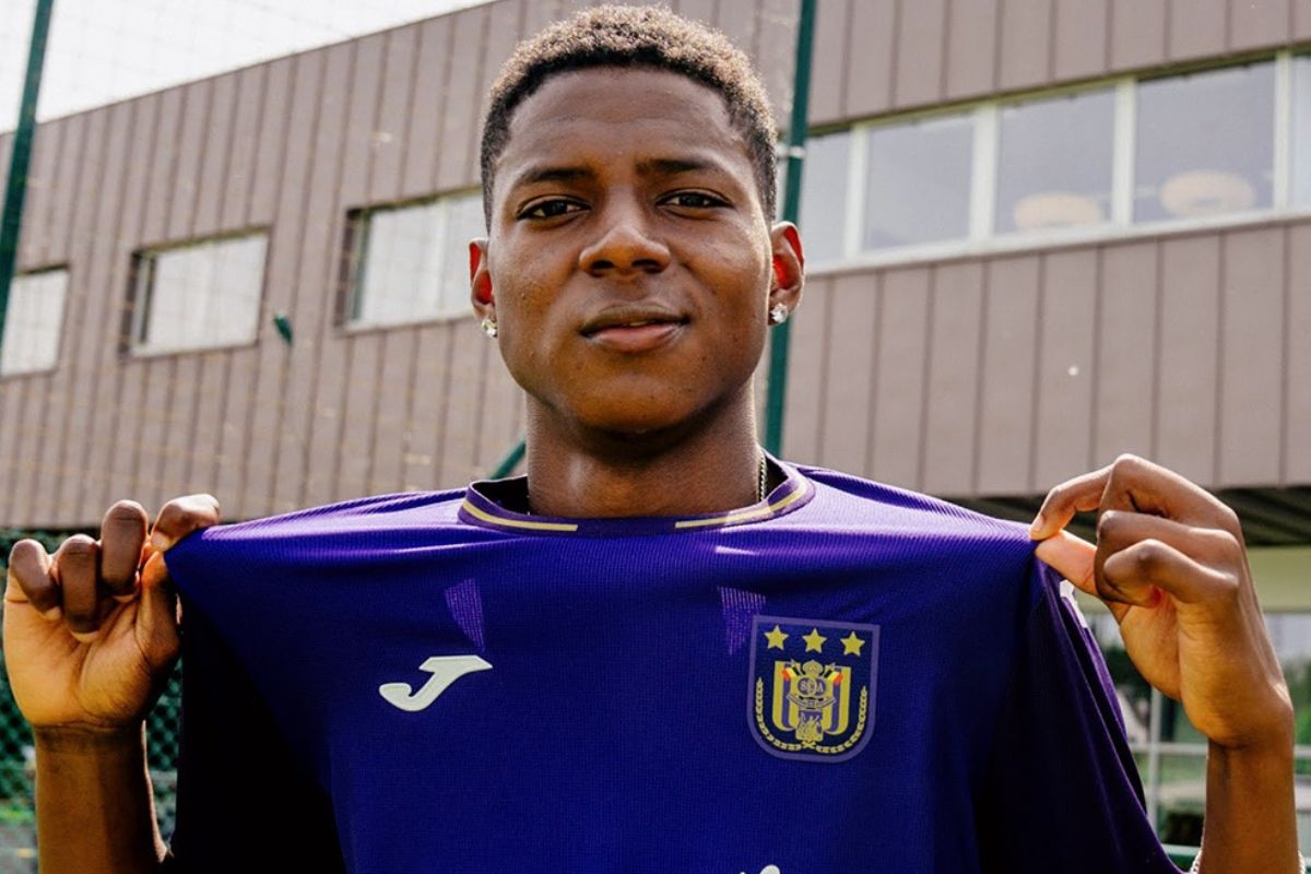 Nilson Angulo va tras un récord histórico de Antonio Valencia en la ...