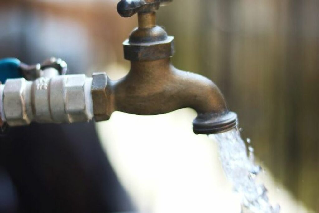 Quito consume menos agua tras cobro de tasa de recolección de basura ...