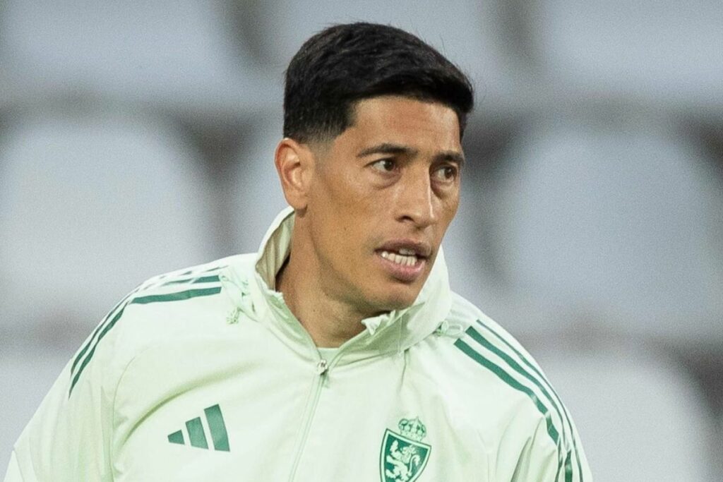 Esteban Andrada, jugador del Zaragoza, le propinó un brutal puñetazo a ...