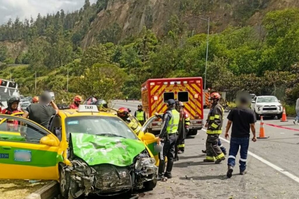Siniestro en la avenida Simón Bolívar deja cinco heridos y cierre vial ...