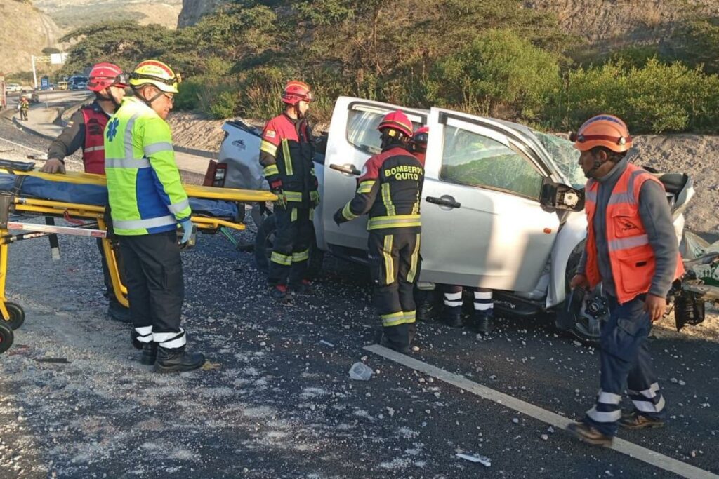 Siniestro en la vía a Guayllabamba deja un fallecido en Quito este ...