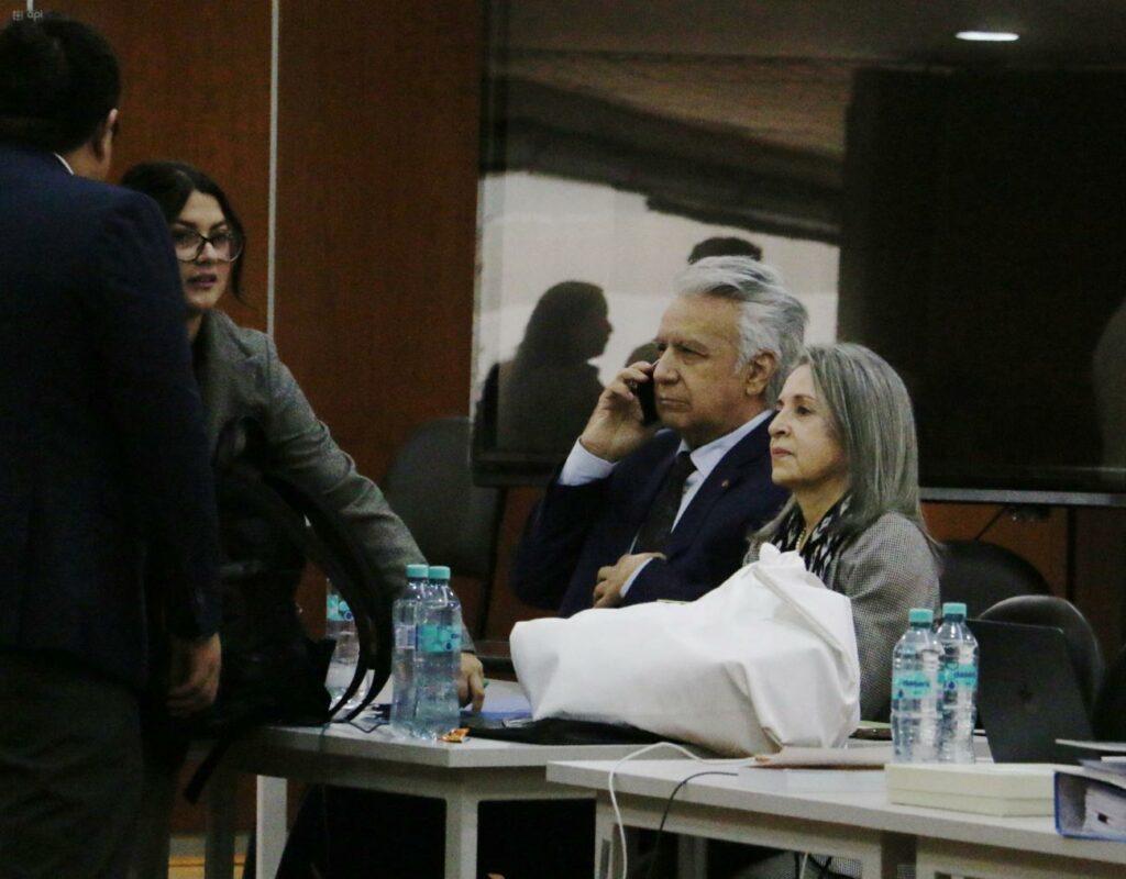 Daniel Noboa lanza 3 276 becas para estudiantes universitarios y ...